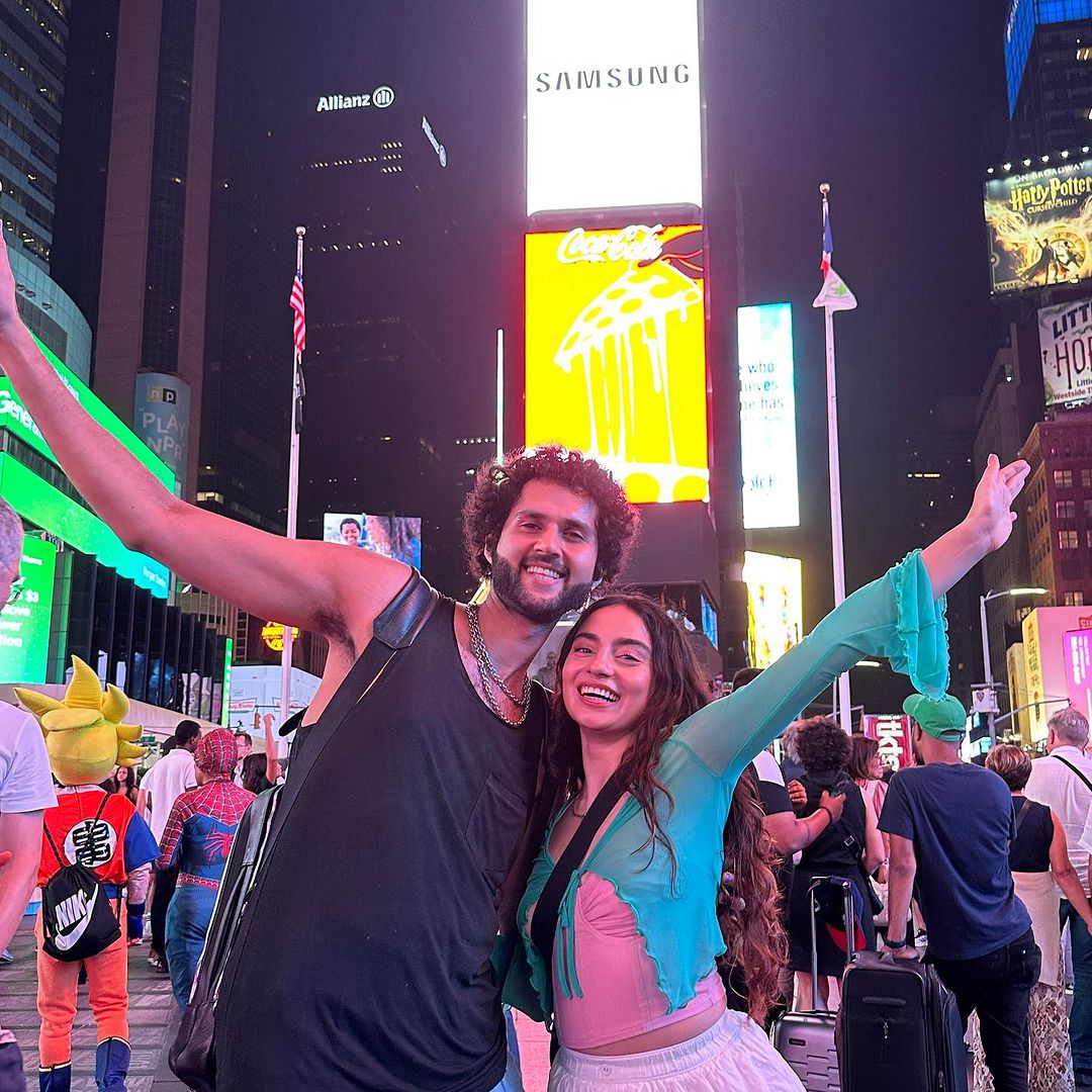 Mehar Bano's Mesmerizing Photos with Husband from USA | Reviewit.pk