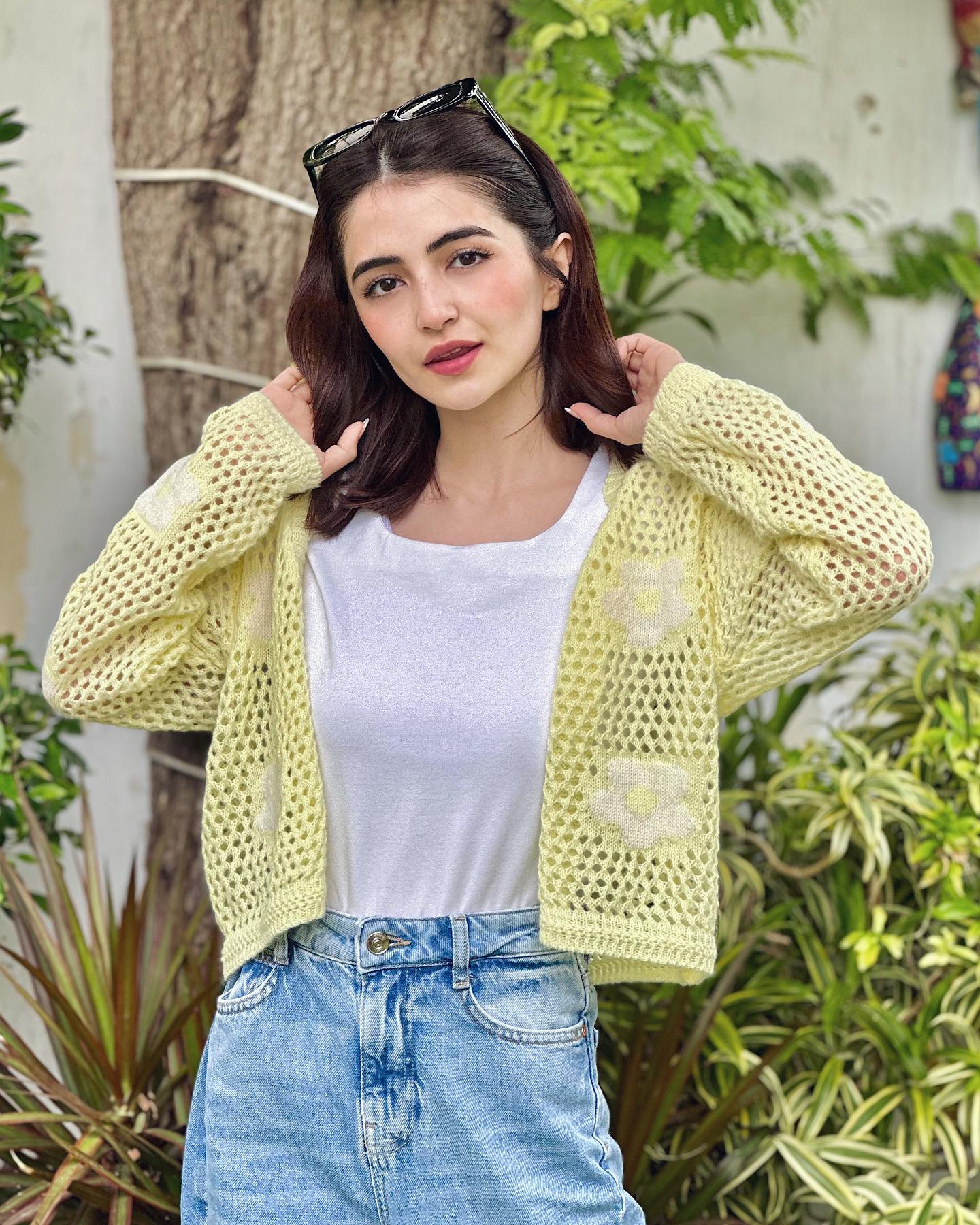 Merub Ali Shines Bright During Her London Vacations | Reviewit.pk