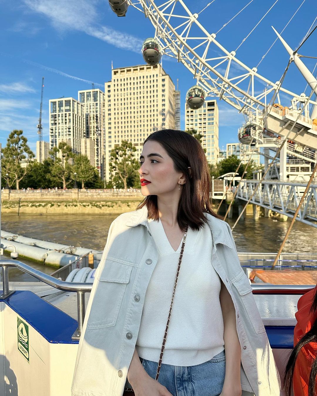 Merub Ali Shines Bright During Her London Vacations | Reviewit.pk