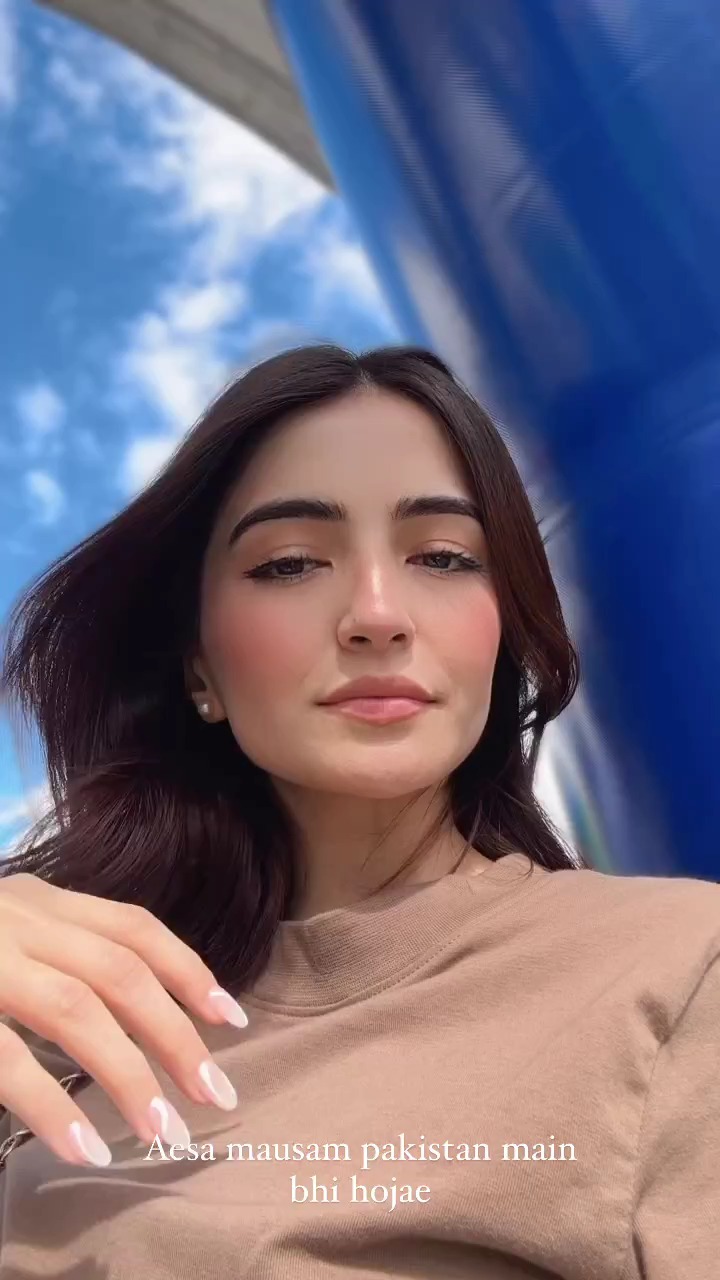 Merub Ali Shares Pictures From Her Trip To London | Reviewit.pk