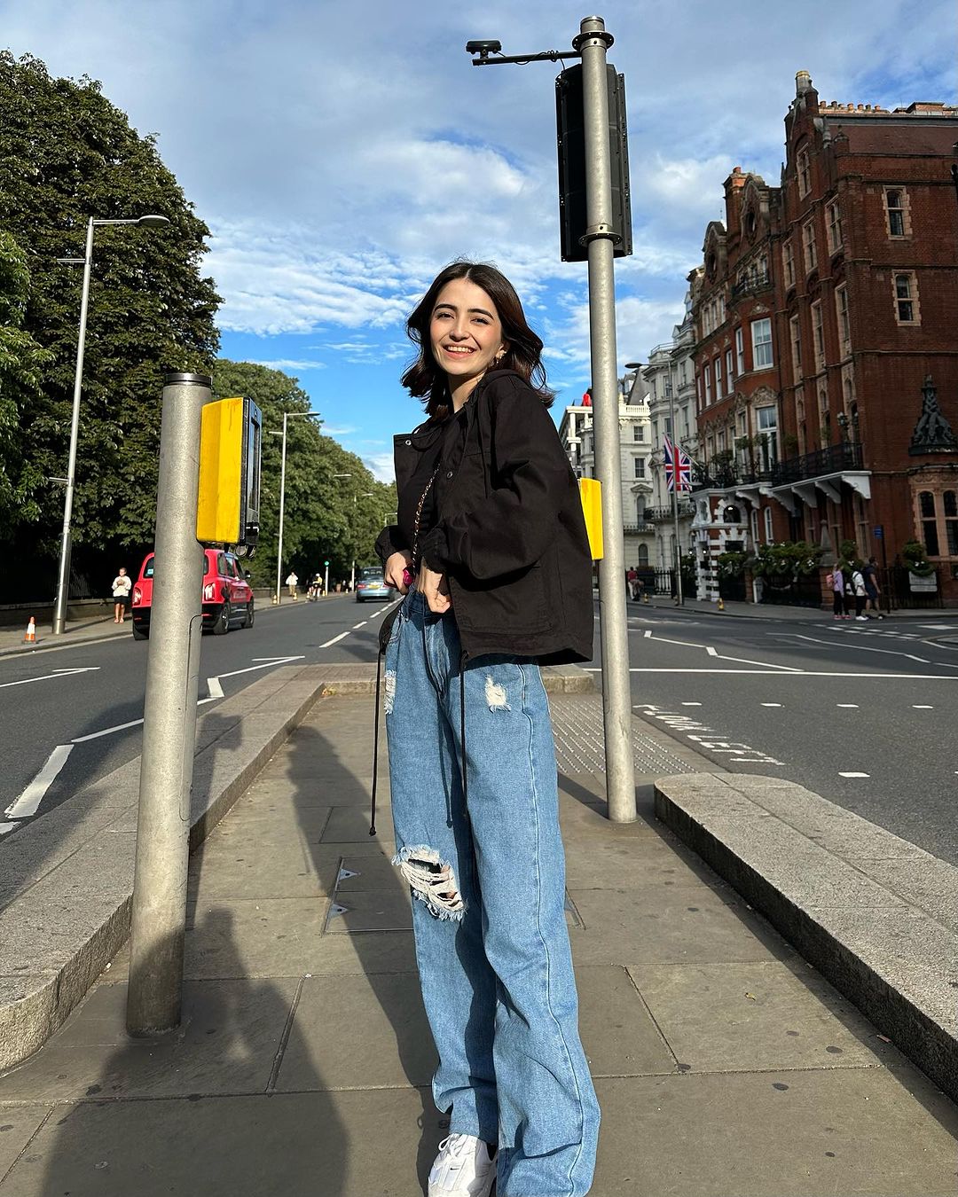 Merub Ali Shines Bright During Her London Vacations | Reviewit.pk