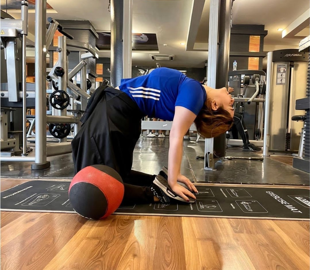 Minsa Malik's Enchanting Travel & Gym Pictures | Reviewit.pk