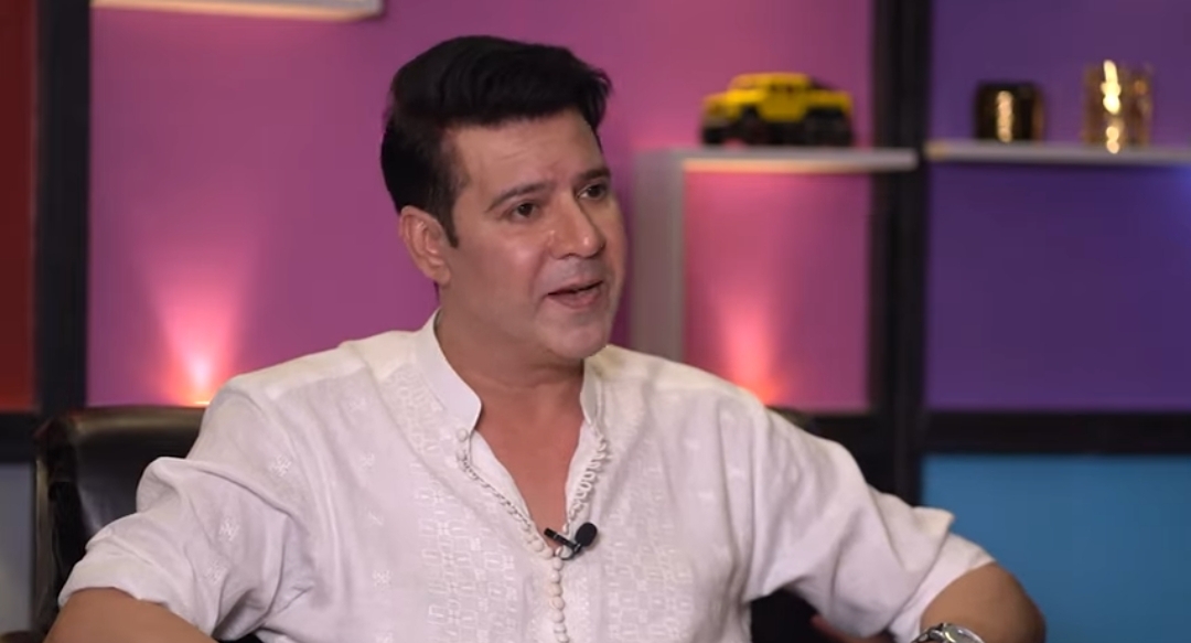 Moammar Rana Failed to Recognize Famous Indian Actress | Reviewit.pk