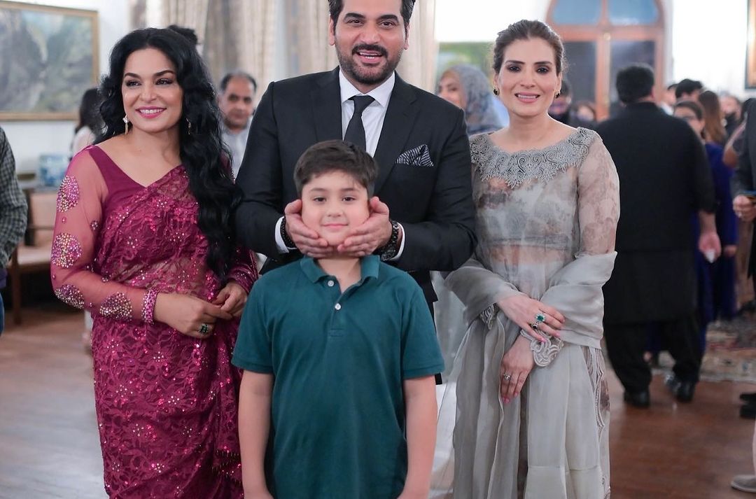 Pakistani Celebrities Shine At The PTV Icon Awards | Reviewit.pk