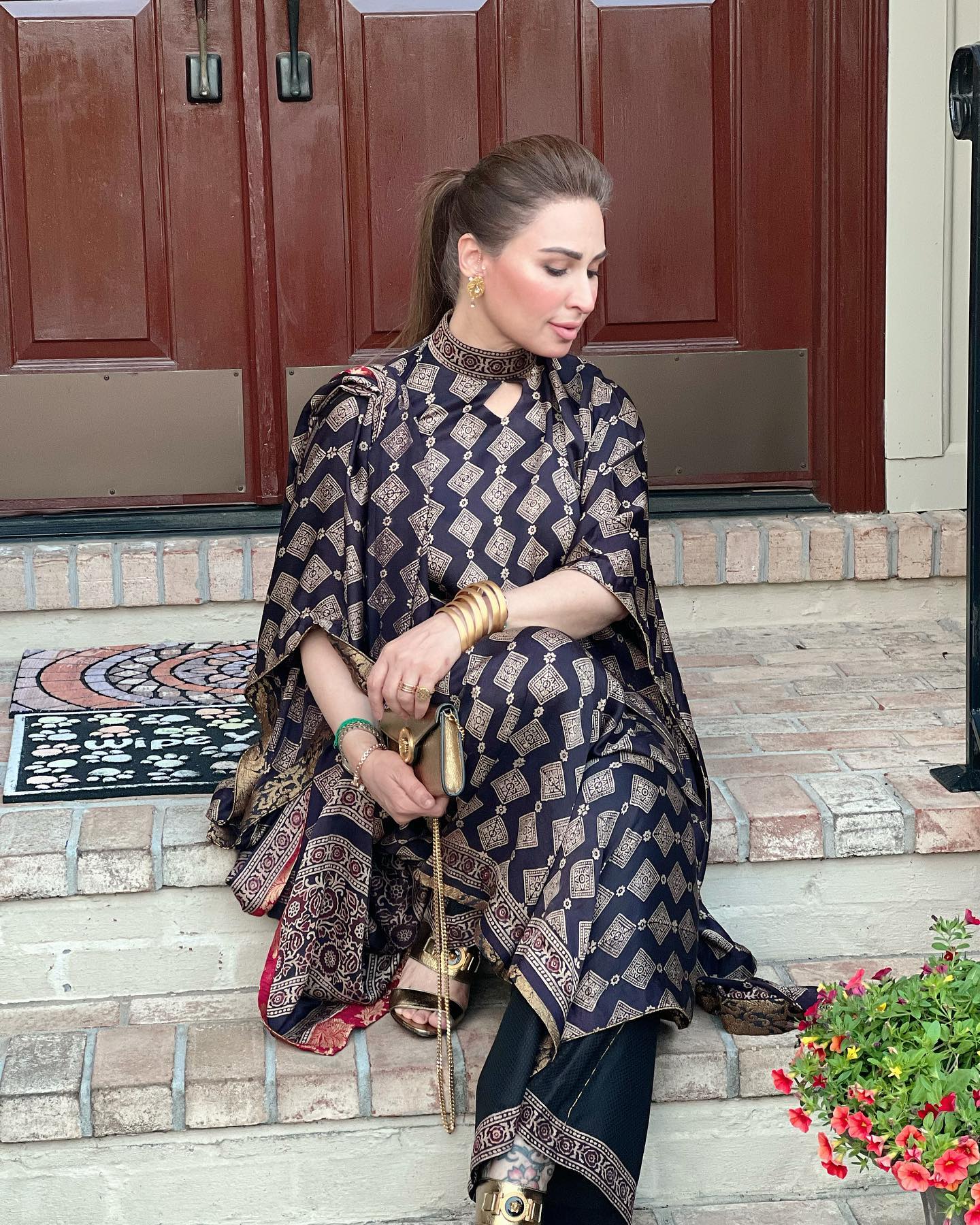 Reema Khan's Pictures And Poetry Impress Fans | Reviewit.pk