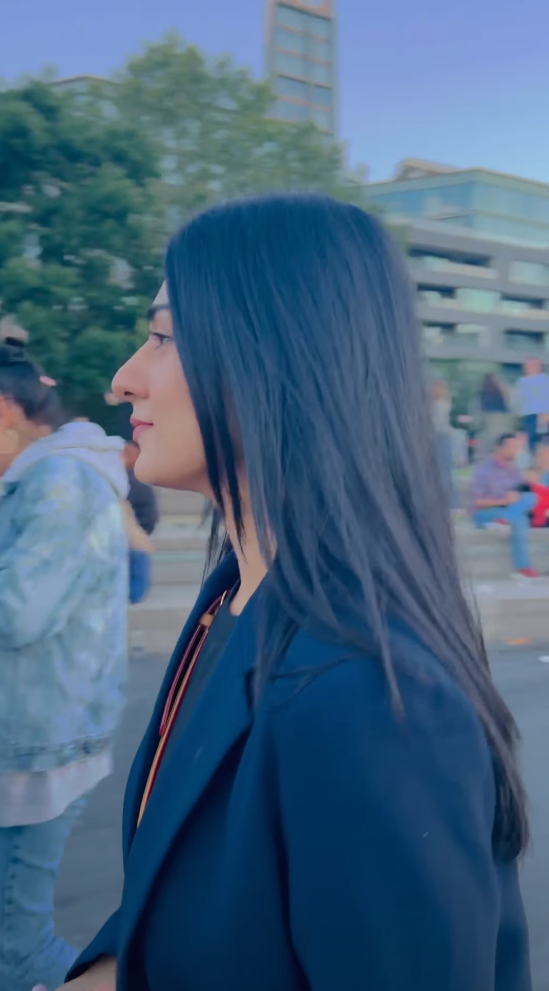 Sarah Khan's New Alluring Photos From London | Reviewit.pk