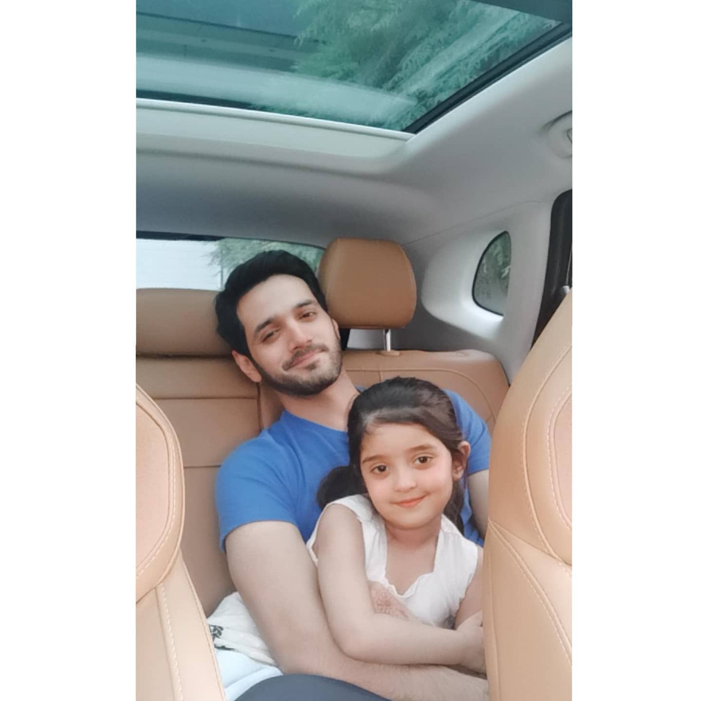 Mein Cast In Real Life | Reviewit.pk