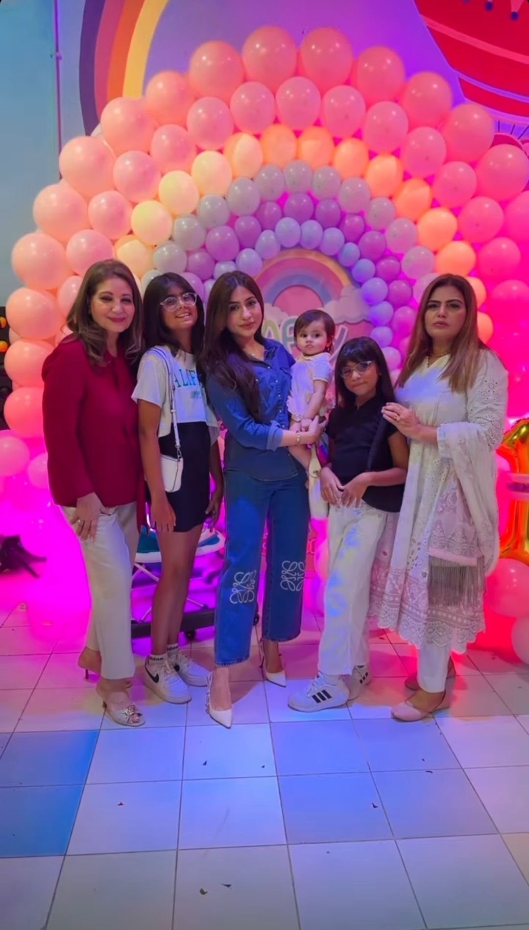 Sadaf Kanwal and Shahroz Sabzwari Daughter Zahra's First Birthday ...