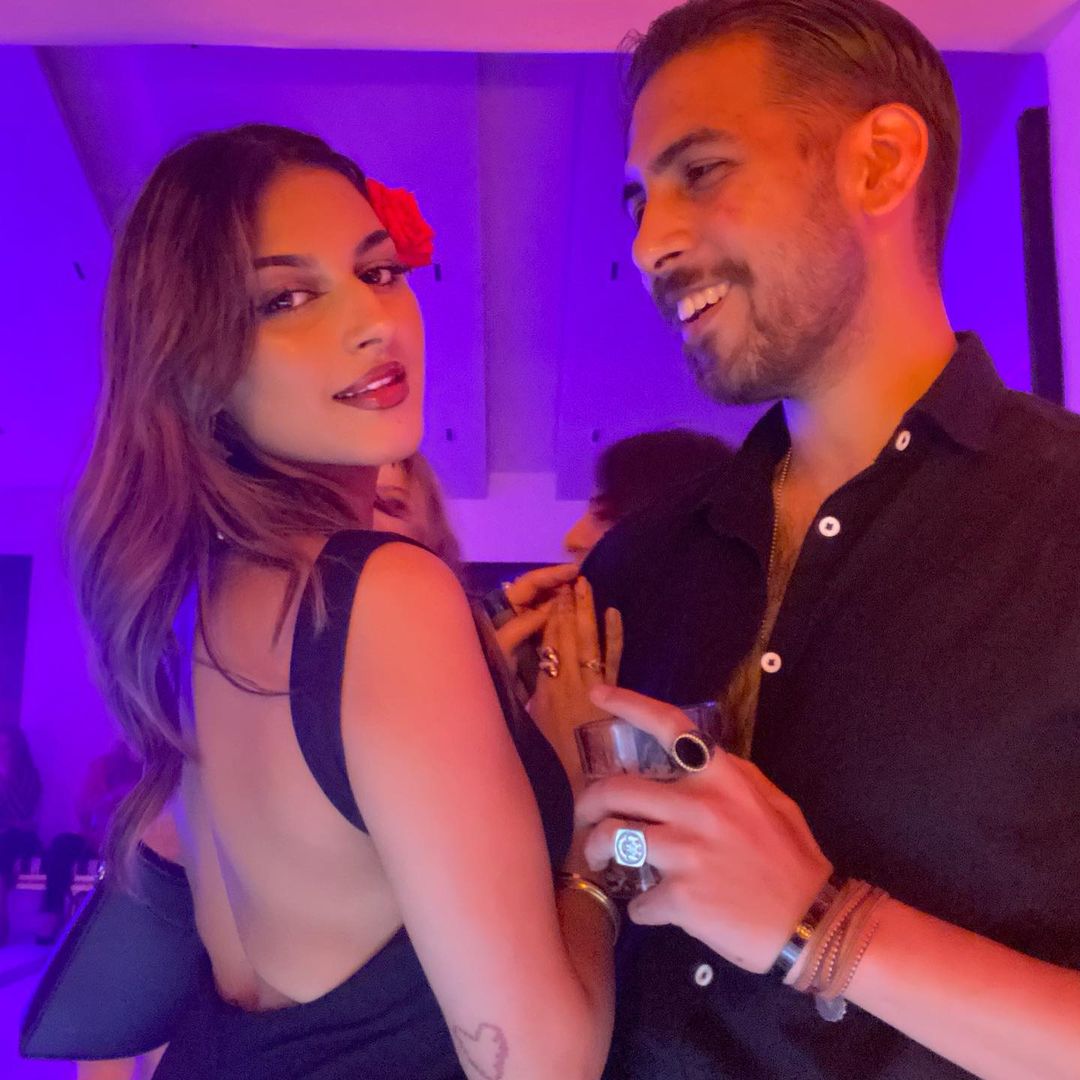 Anzela Abbasi Shares Stylish Clicks With Husband Tashfeen | Reviewit.pk