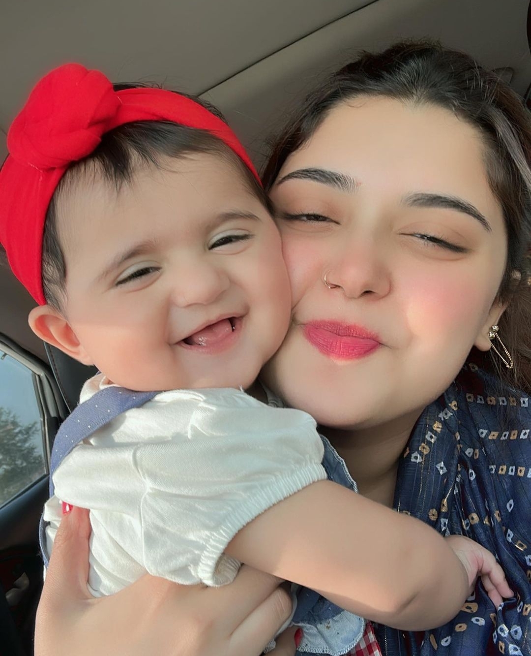 Kanwal Aftab's Adorable New Family Photos | Reviewit.pk