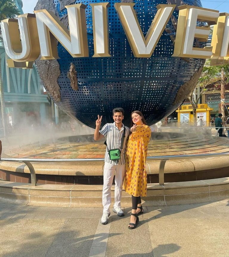 Kanwal Aftab's New Pictures From Baku Trip with Husband | Reviewit.pk