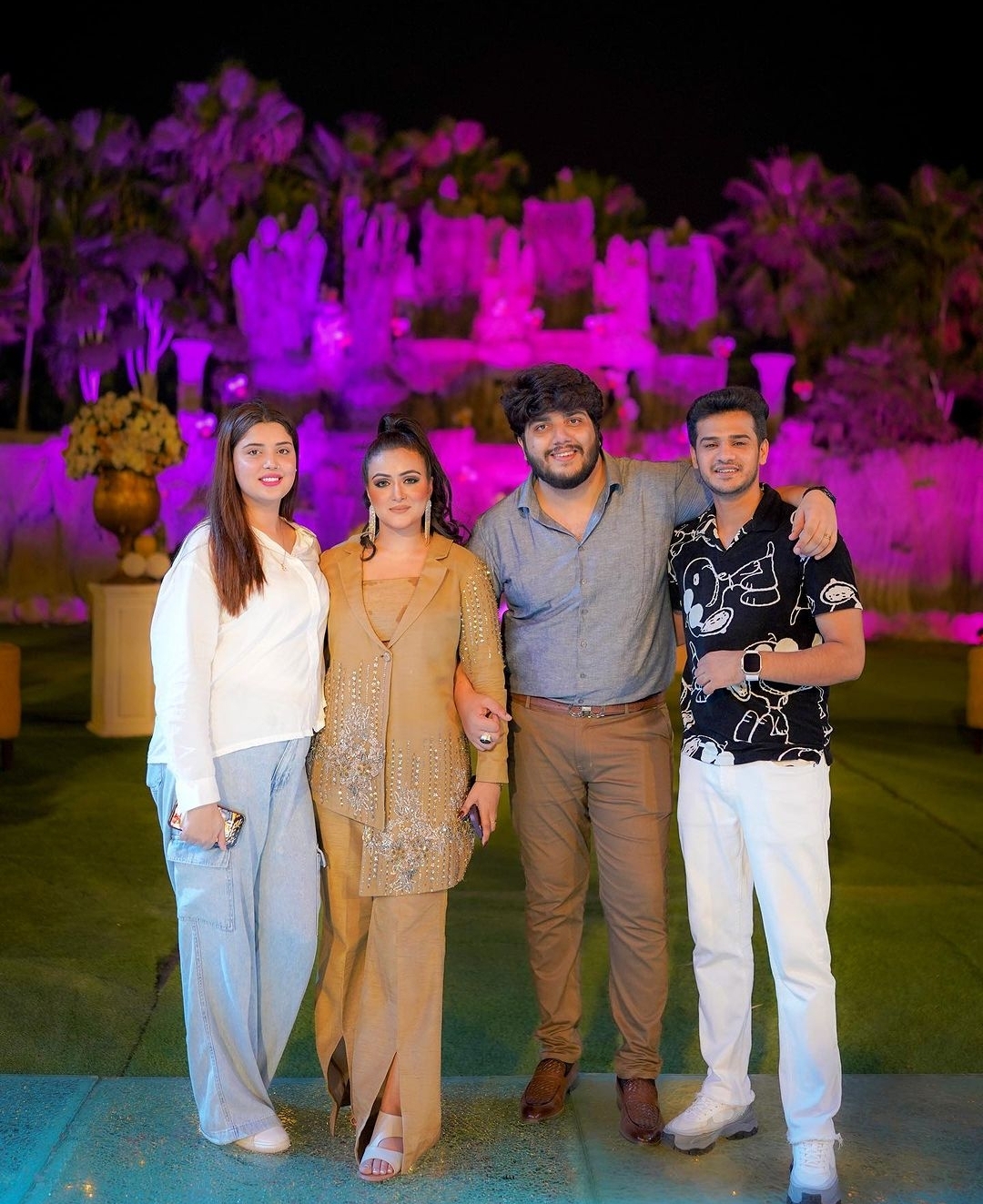 Kanwal Aftab's Adorable New Family Photos | Reviewit.pk