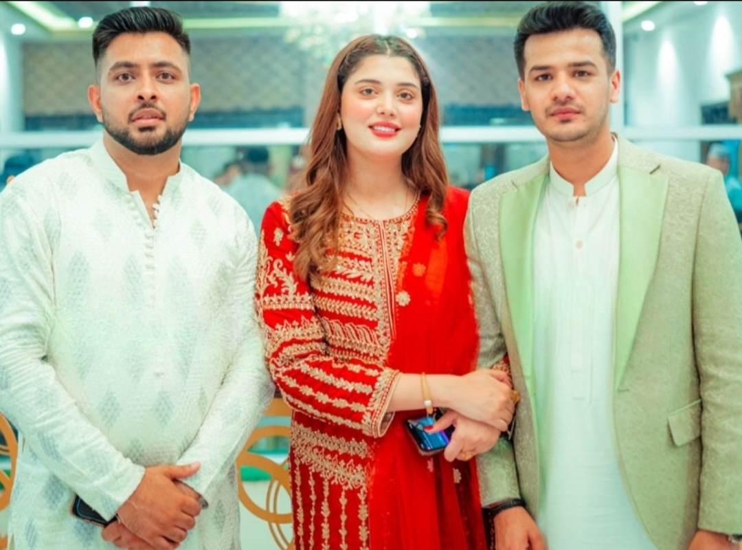 Kanwal & Zulqarnain New Gorgeous Pictures From Wedding | Reviewit.pk