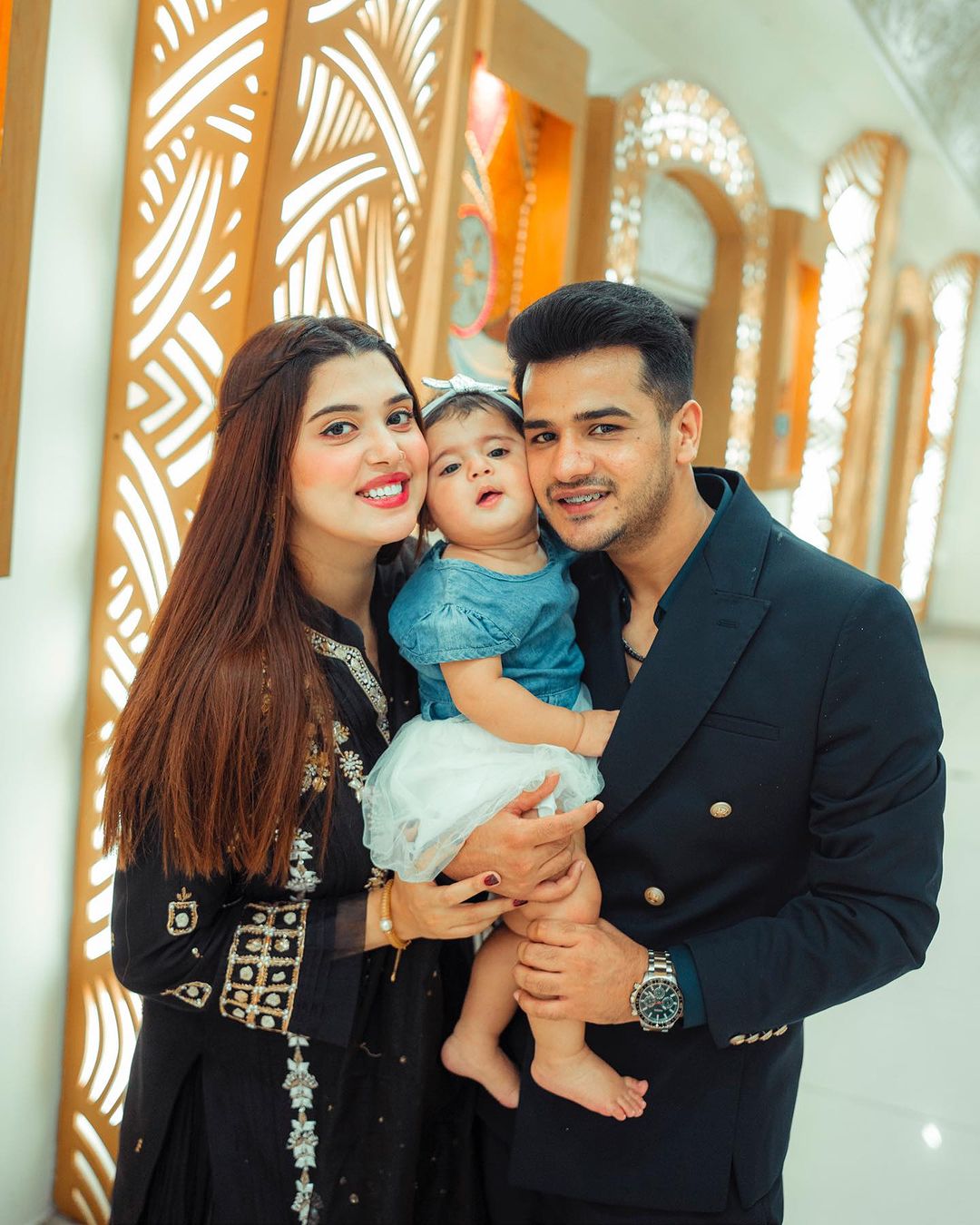 Kanwal & Zulqarnain New Photoshoot With Daughter Aizal | Reviewit.pk