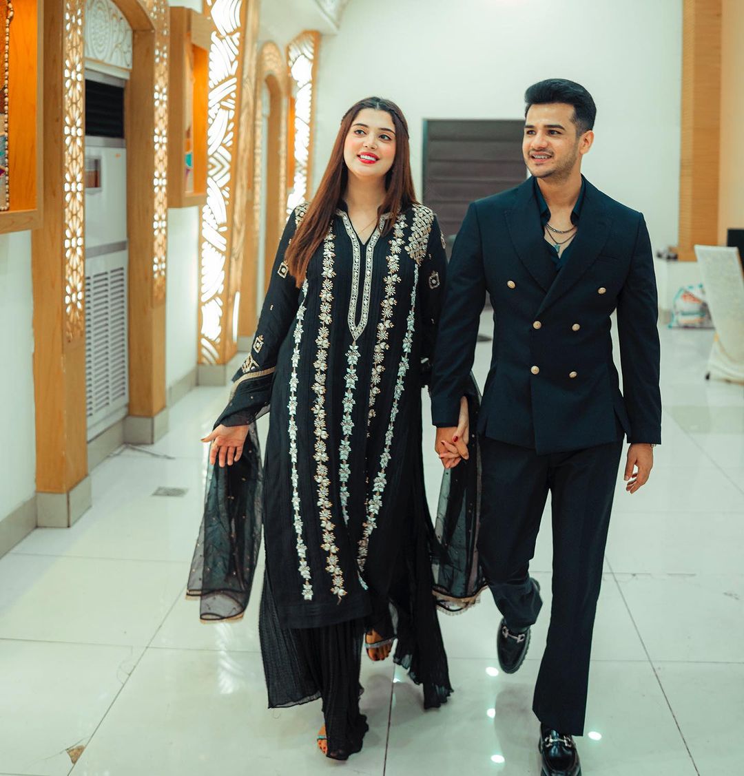 Kanwal & Zulqarnain New Photoshoot With Daughter Aizal | Reviewit.pk