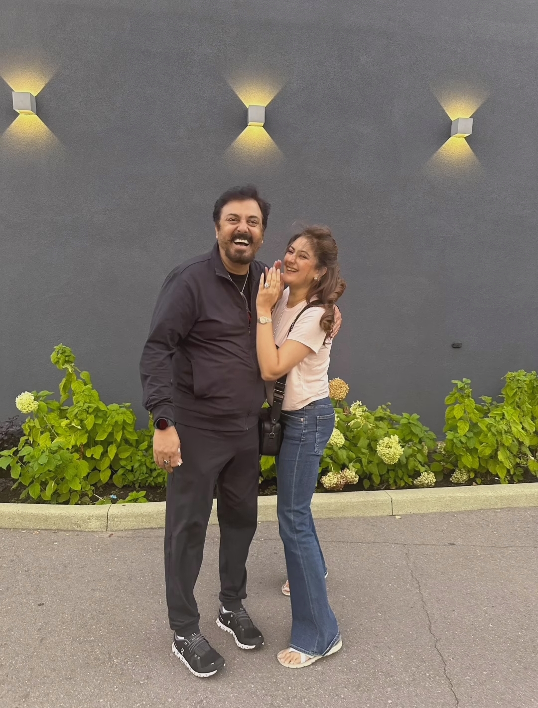 Nauman Ijaz New Family Pictures From Canada | Reviewit.pk