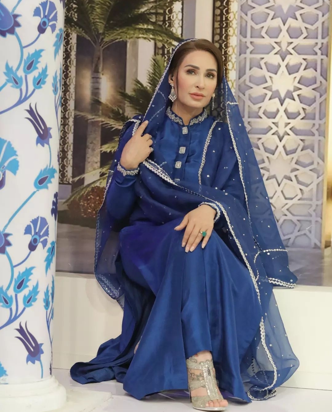 Reema Khan Gorgeous New Pictures From USA | Reviewit.pk