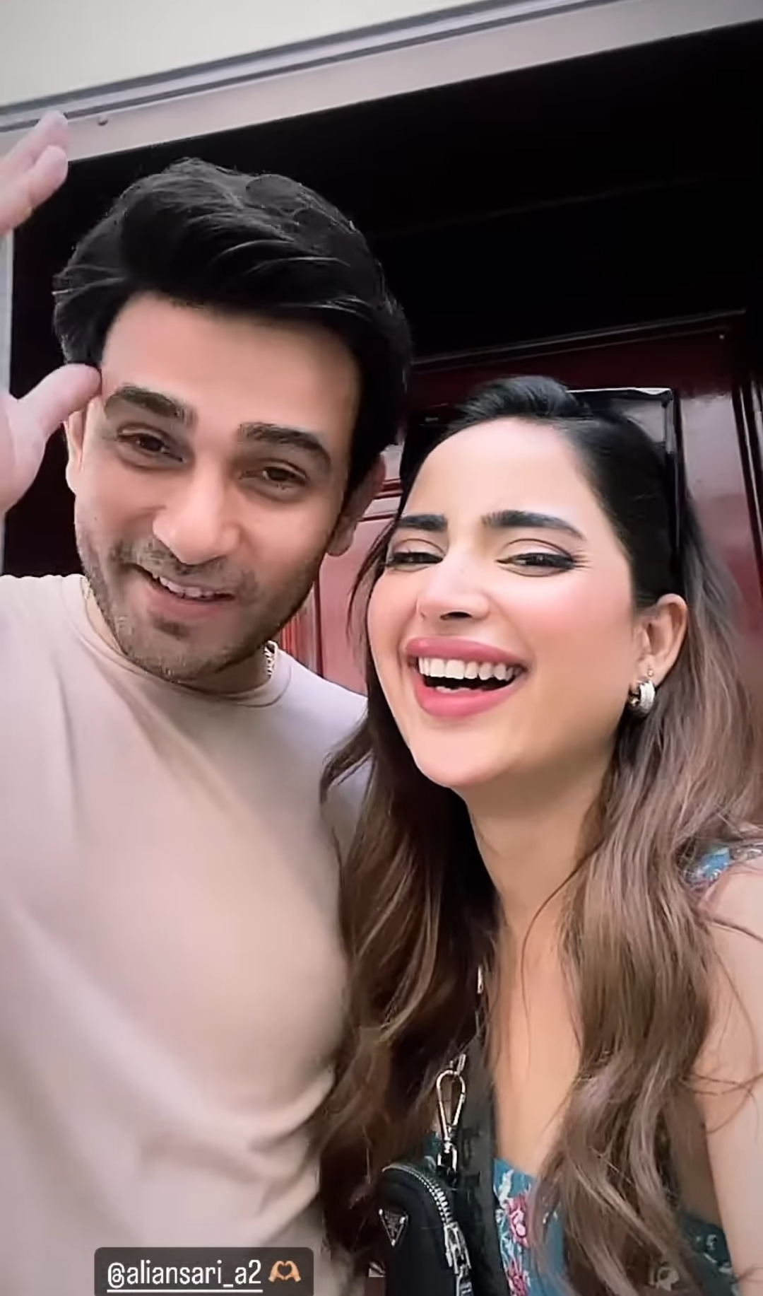 Saboor Aly Shares New Glamorous Pictures | Reviewit.pk