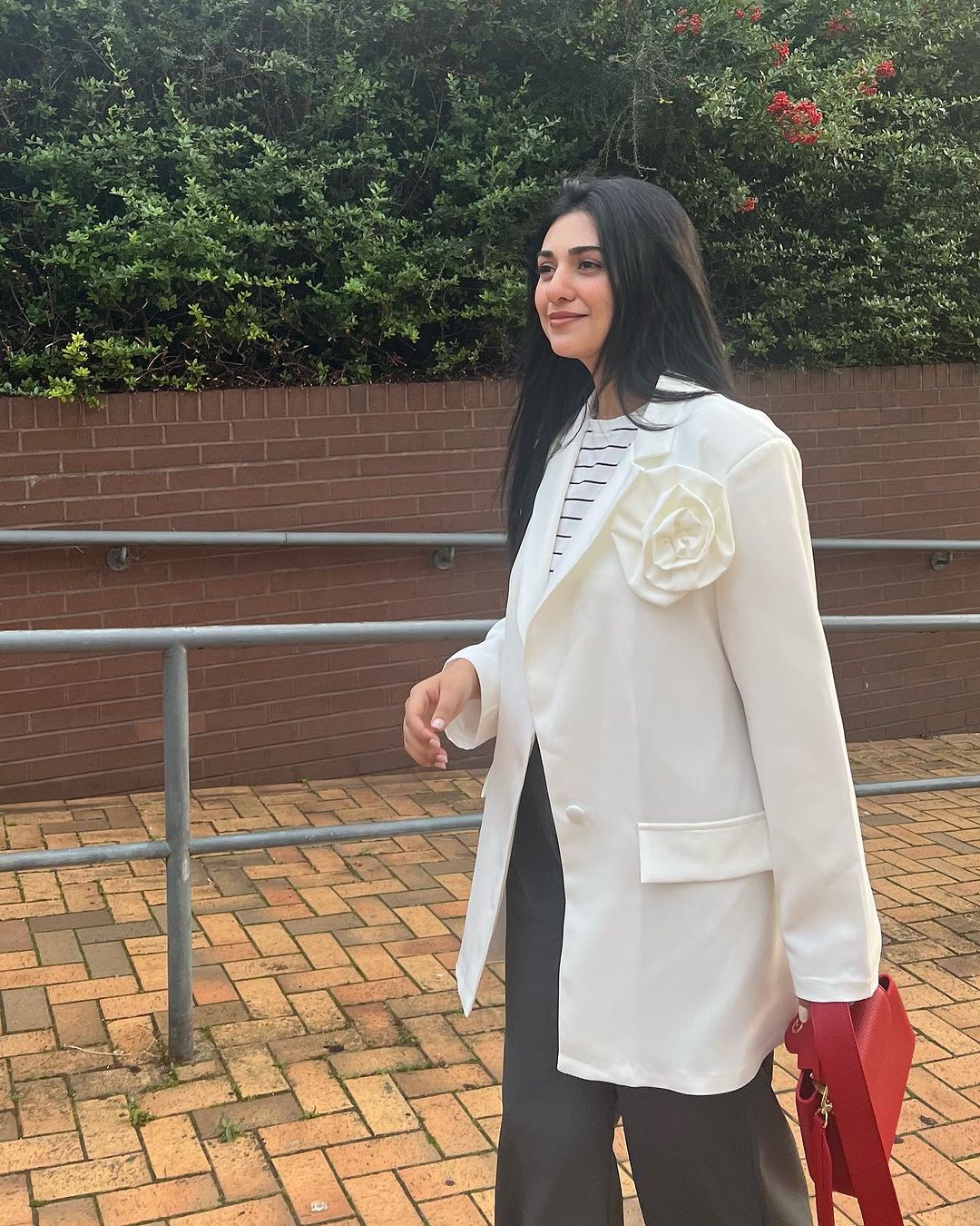 Superb New Pictures Of Sarah & Falak From Europe | Reviewit.pk