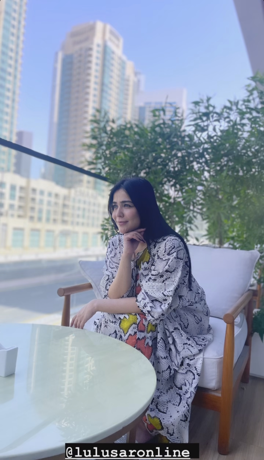 Bold Dress Choice by Humaima Malick Stirs Debate | Reviewit.pk