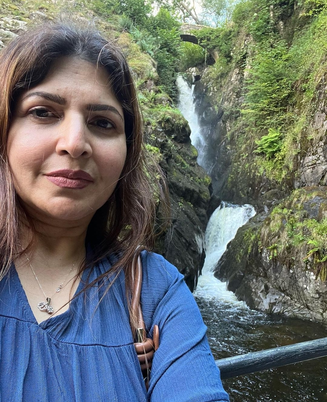 Shagufta Ejaz Beautiful Pictures With Family & Friends | Reviewit.pk