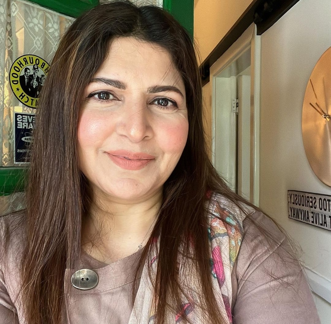 Shagufta Ejaz Beautiful Pictures With Family & Friends | Reviewit.pk