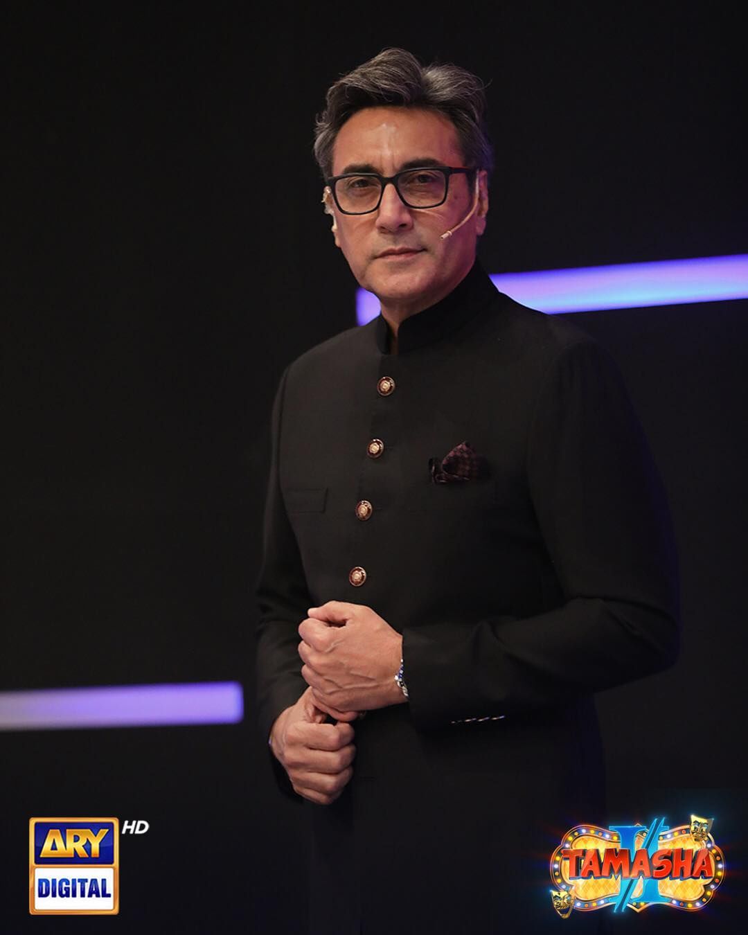 Adnan Siddiqui Lands Himself In Trouble | Reviewit.pk