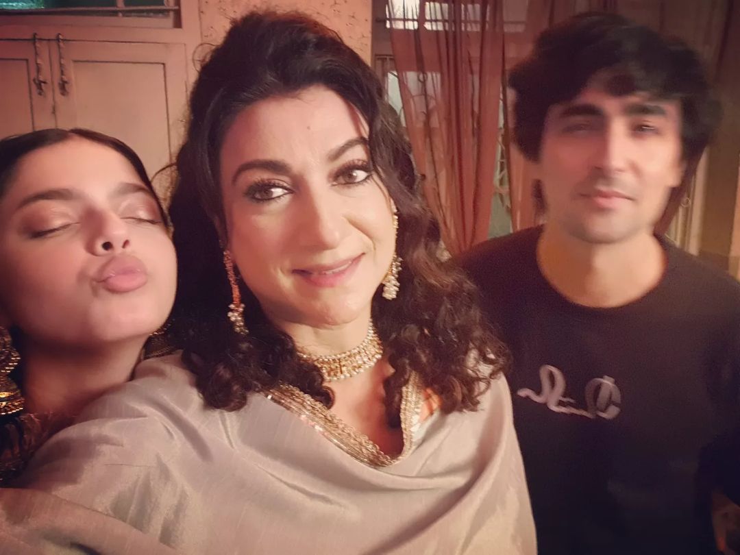 Drama Serial Yunhi Beautiful BTS Pictures | Reviewit.pk