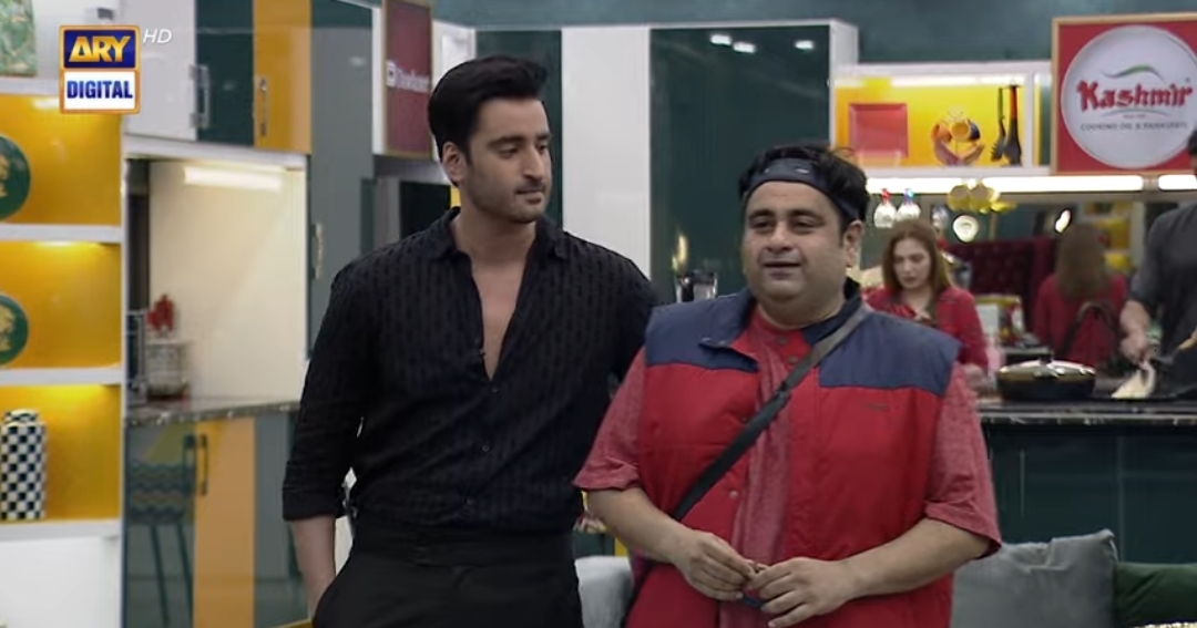 Ali Sikander's Brother Aagha Ali Came To Tamasha House | Reviewit.pk