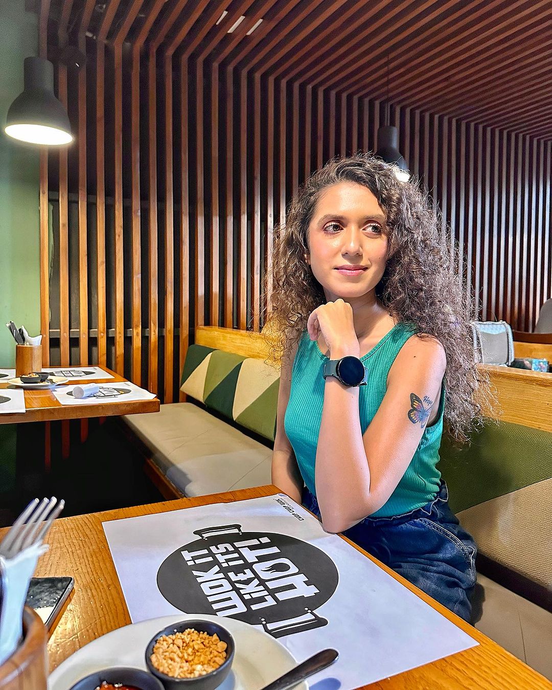 Hira Umer Enchanting New Photos From Dubai | Reviewit.pk