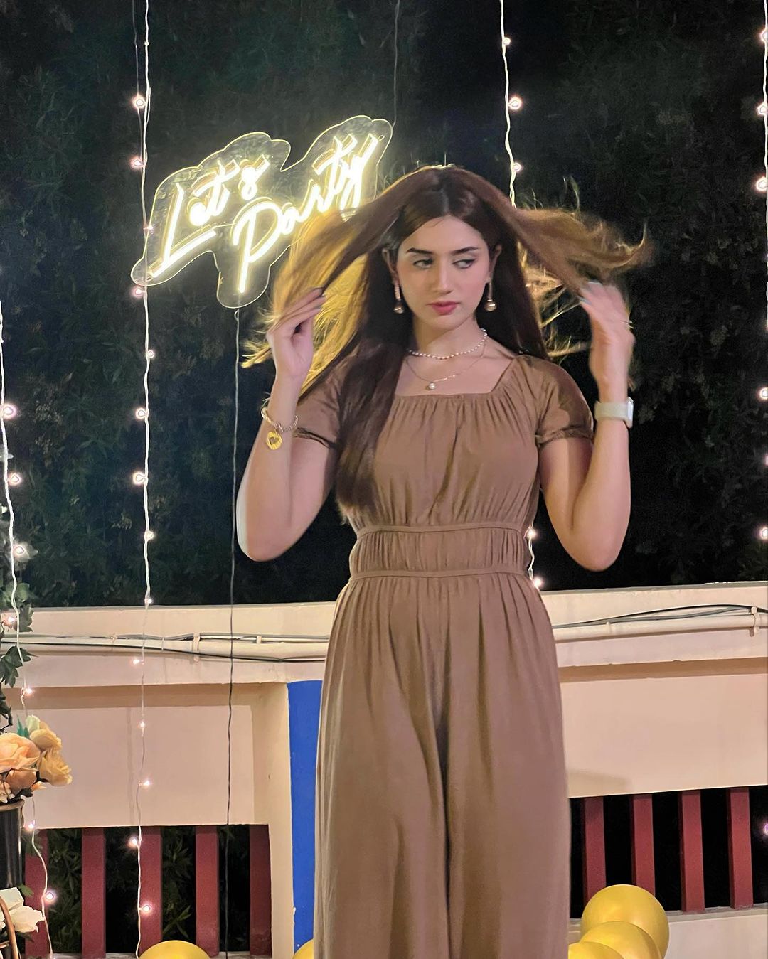 Jannat Mirza Celebrates Birthday In Style | Reviewit.pk