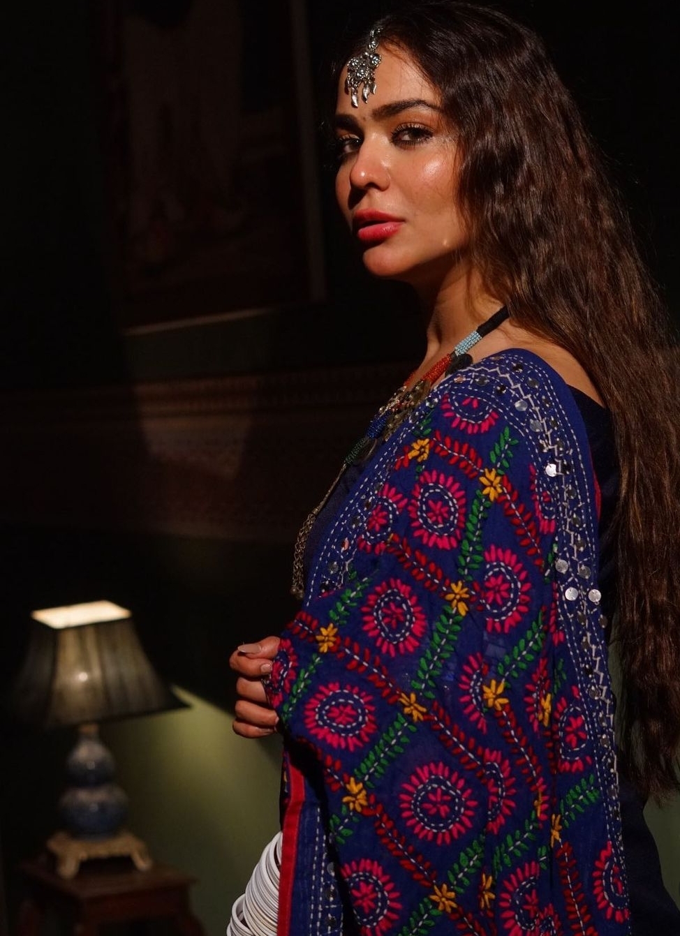 Humaima Malick Shares Jindo's BTS Pictures | Reviewit.pk