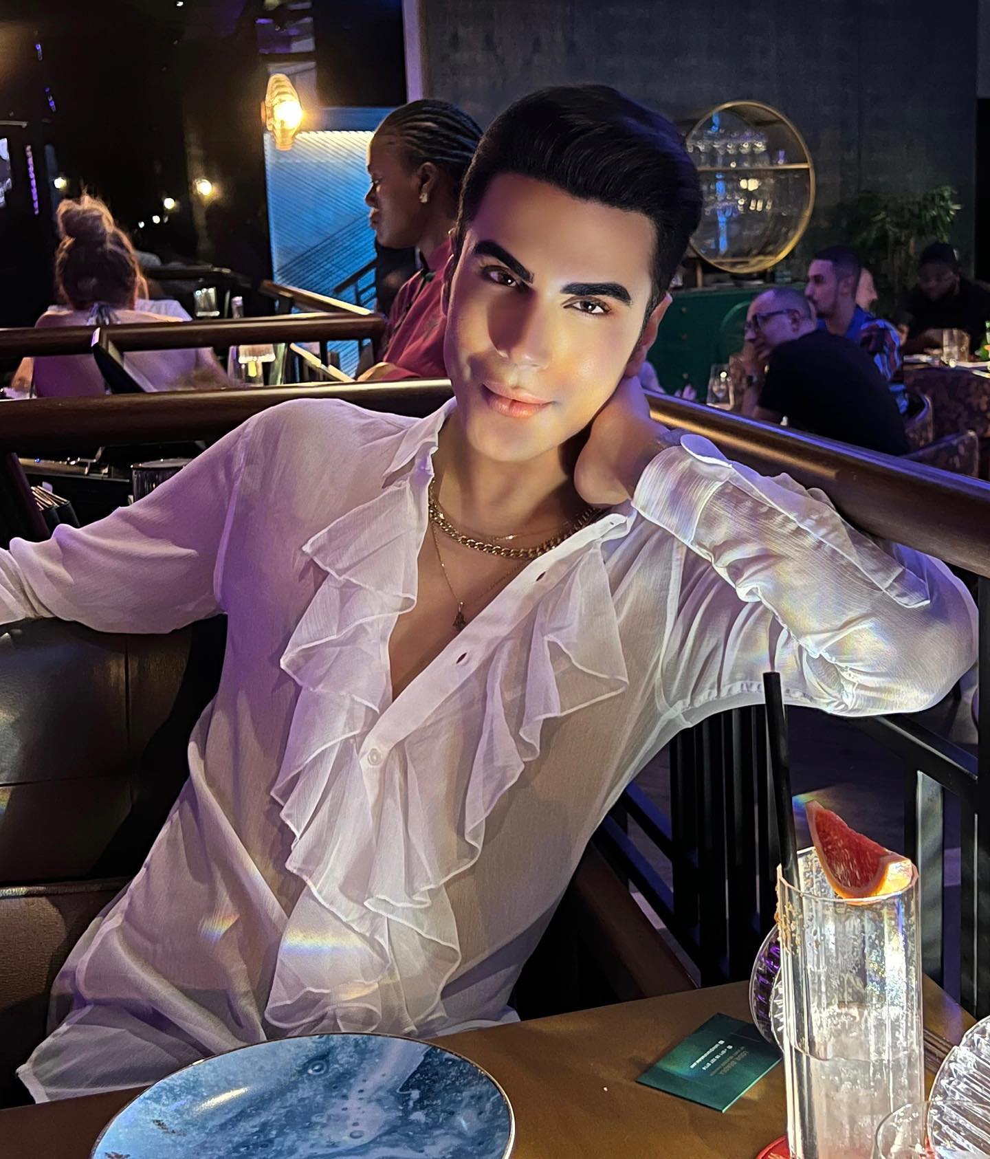 Ken Doll's Journey Of Peace To Makkah And Madinah | Reviewit.pk