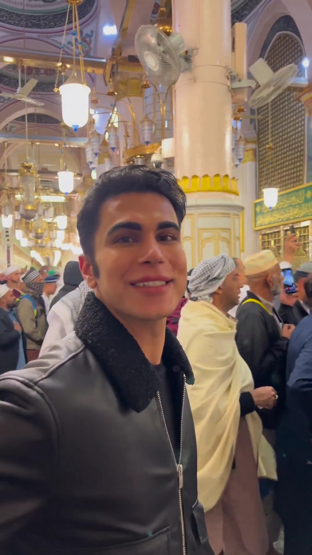 Ken Doll's Journey Of Peace To Makkah And Madinah | Reviewit.pk