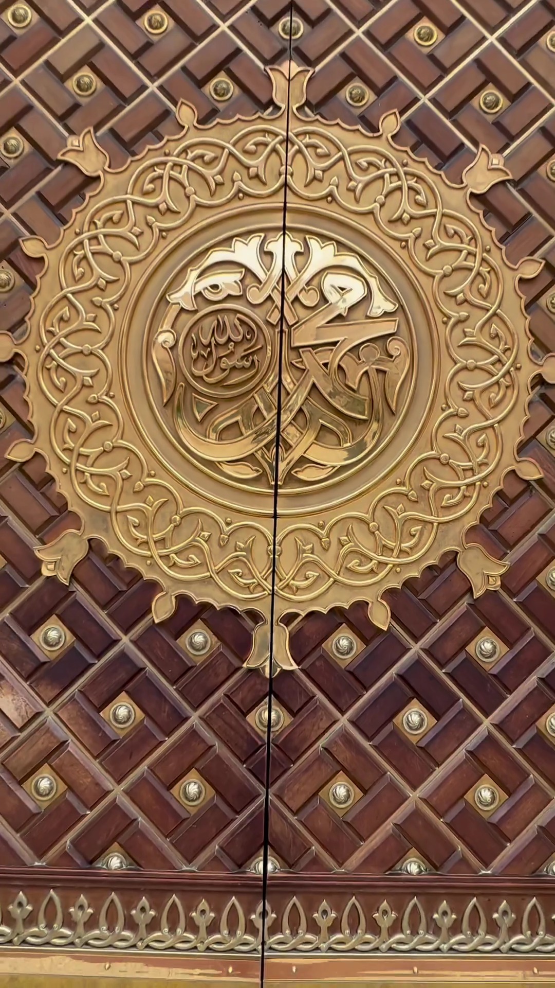 Ken Doll's Journey Of Peace To Makkah And Madinah | Reviewit.pk