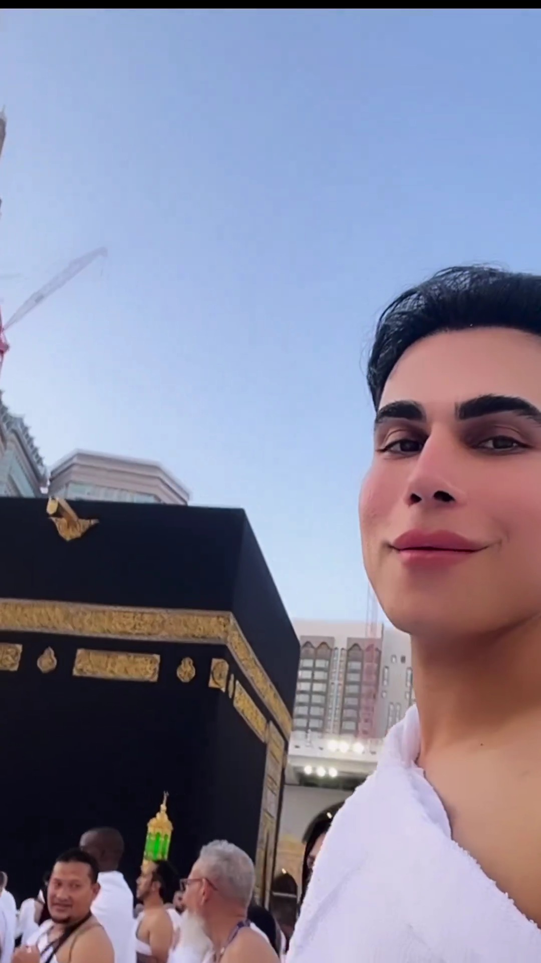 Ken Doll's Journey Of Peace To Makkah And Madinah | Reviewit.pk