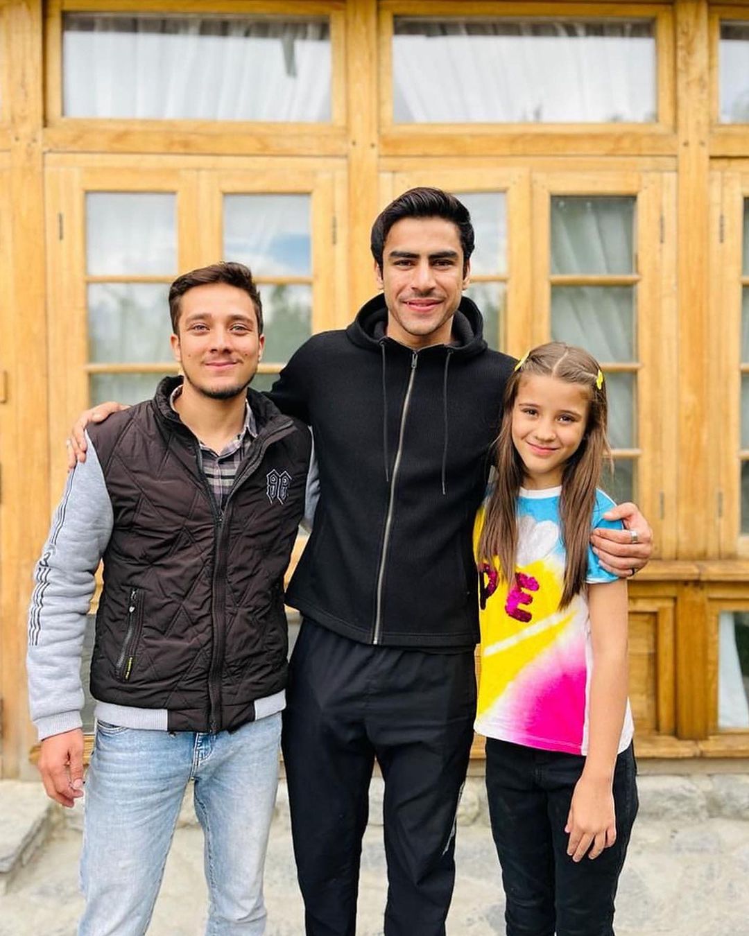 Jo Bachay Hain Sang Samait Lo BTS From Khaplu Fort | Reviewit.pk