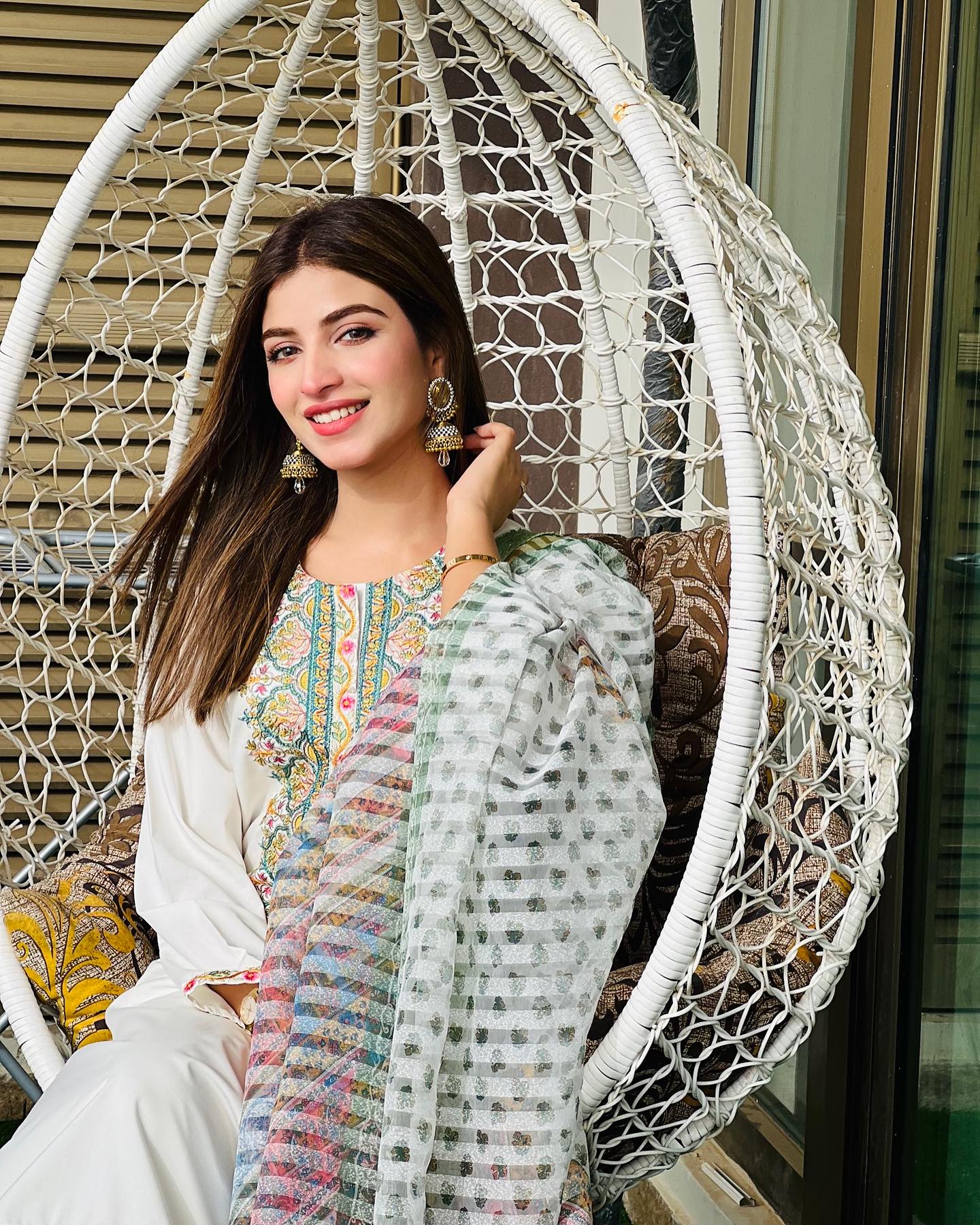 Ordinary To Extraordinary- Kinza Hashmi's Transformation | Reviewit.pk
