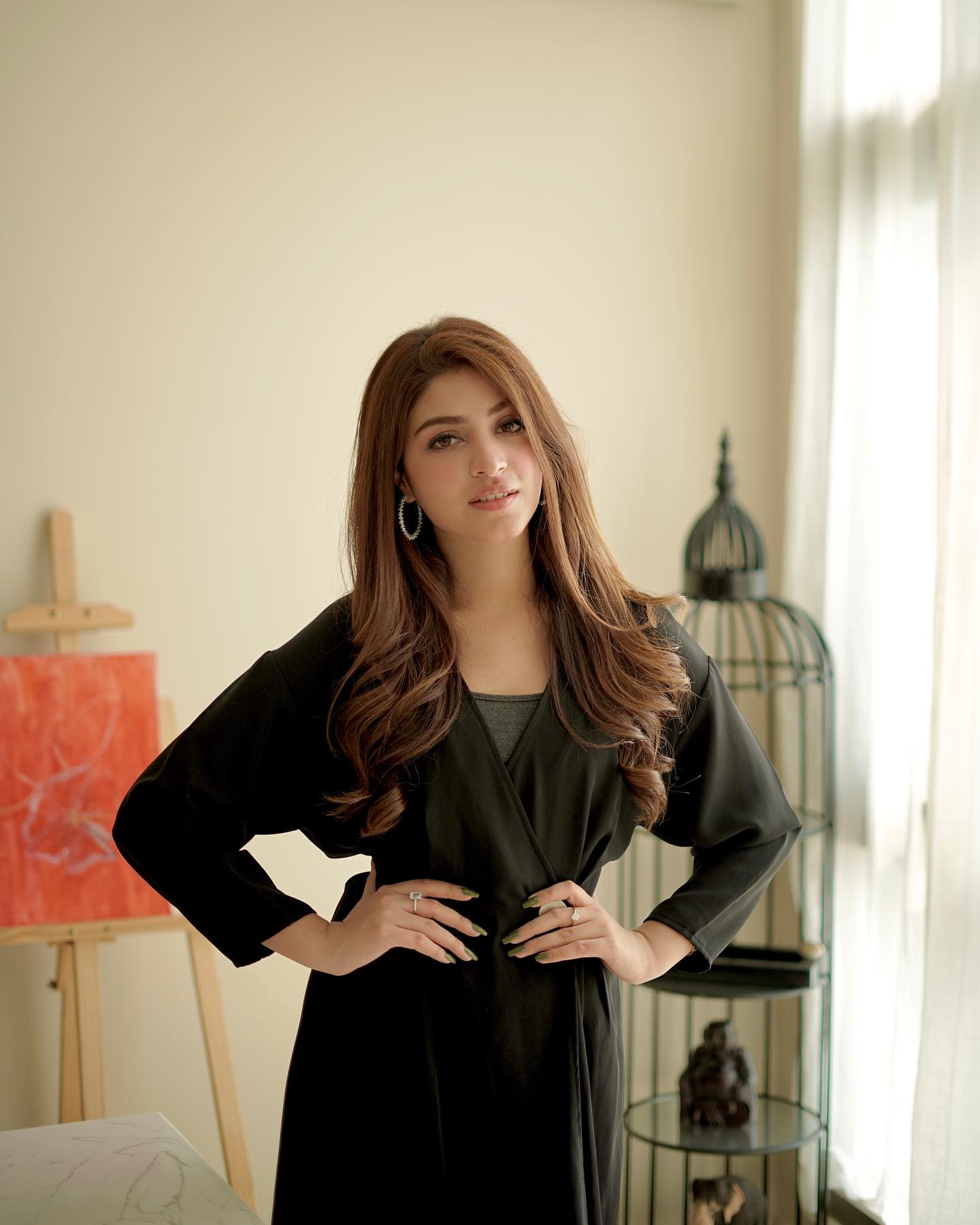 Stunning Pictures Of Kinza Hashmi From Dubai & Istanbul | Reviewit.pk