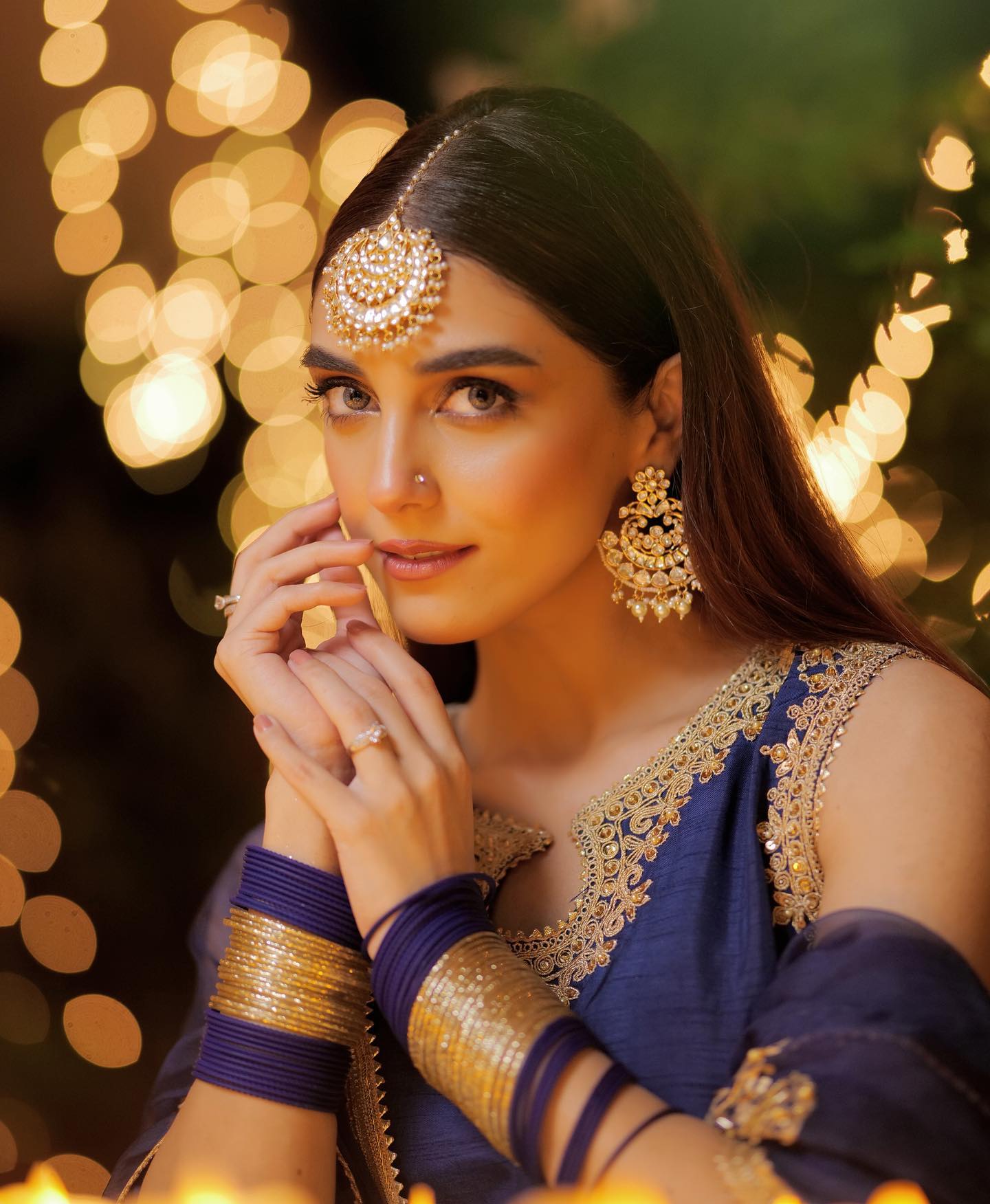 Maya Ali's Beautiful Family Pictures From Madinah | Reviewit.pk