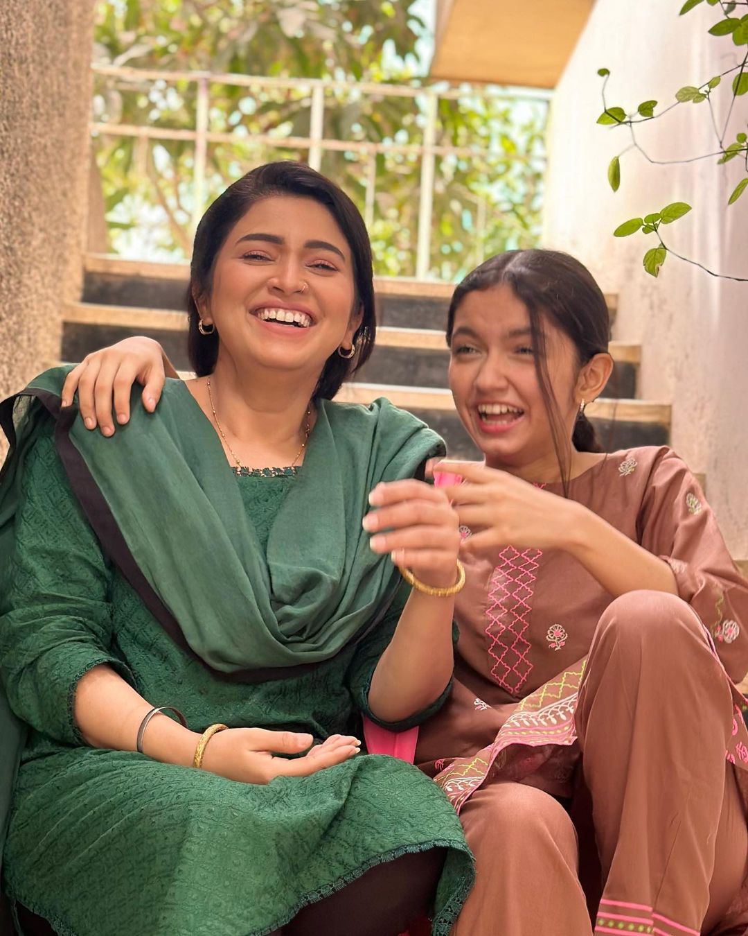 Aina Asif: Behind the Scenes of 'Mayi Ri'