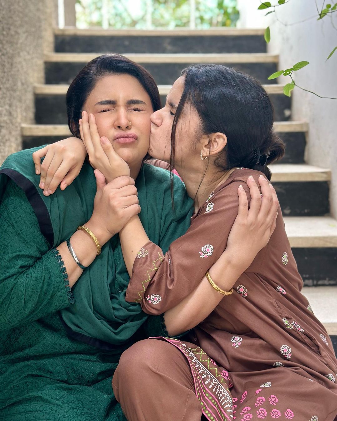 Aina Asif: Behind the Scenes of 'Mayi Ri'