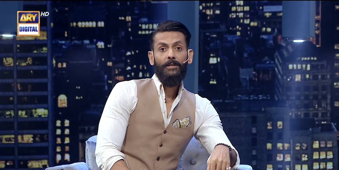 When Did Mohib Mirza Fall for Sanam Saeed | Reviewit.pk