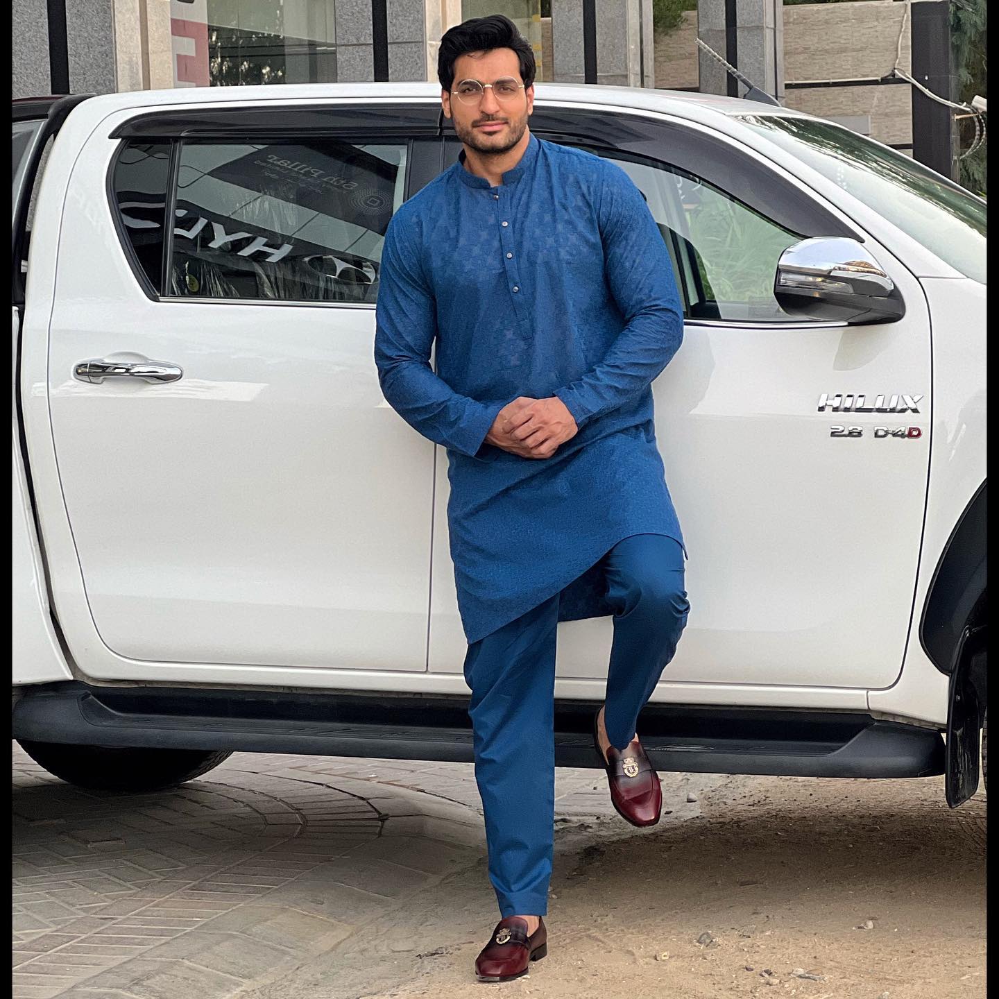 Are Omer Shahzad And Zainab Raza A Couple | Reviewit.pk