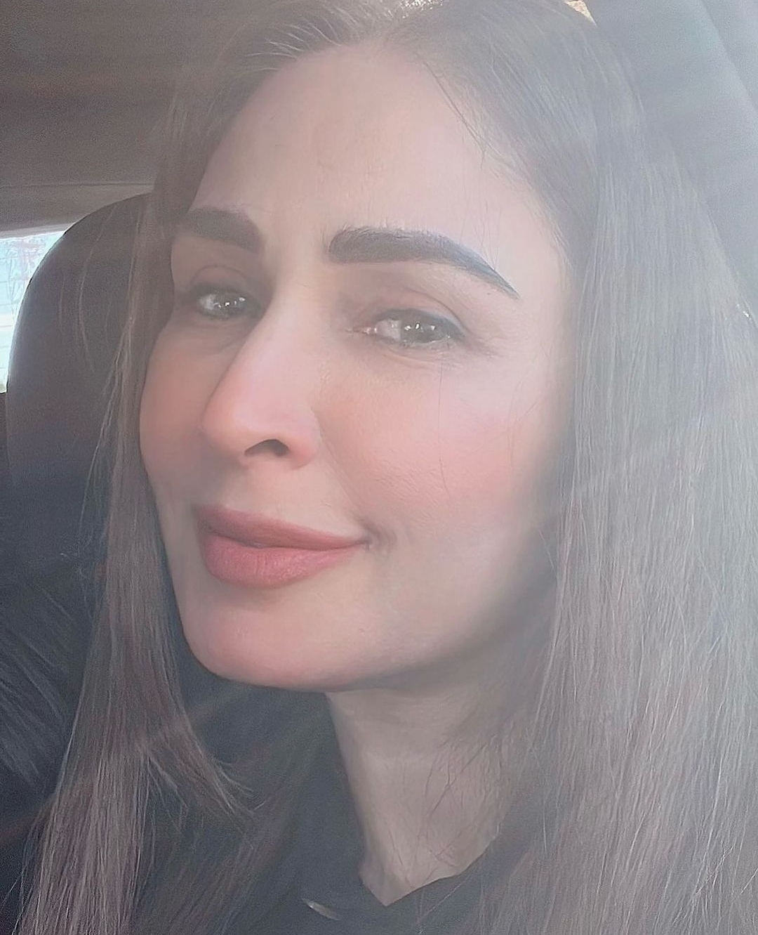 Reema Khan Gorgeous New Pictures From USA | Reviewit.pk