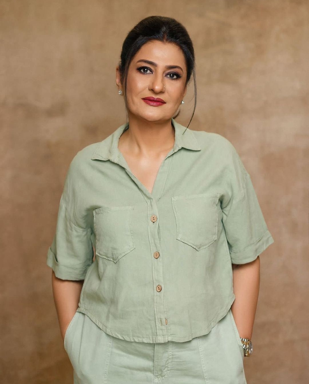 Fans Stunned To See Saba Hamid's Youthful Transformation | Reviewit.pk