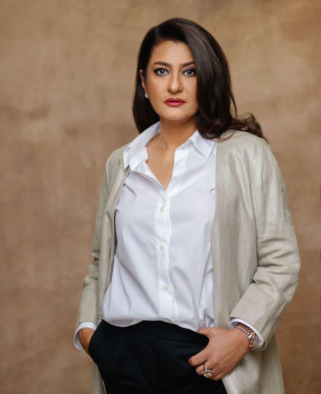 Fans Stunned To See Saba Hamid's Youthful Transformation | Reviewit.pk