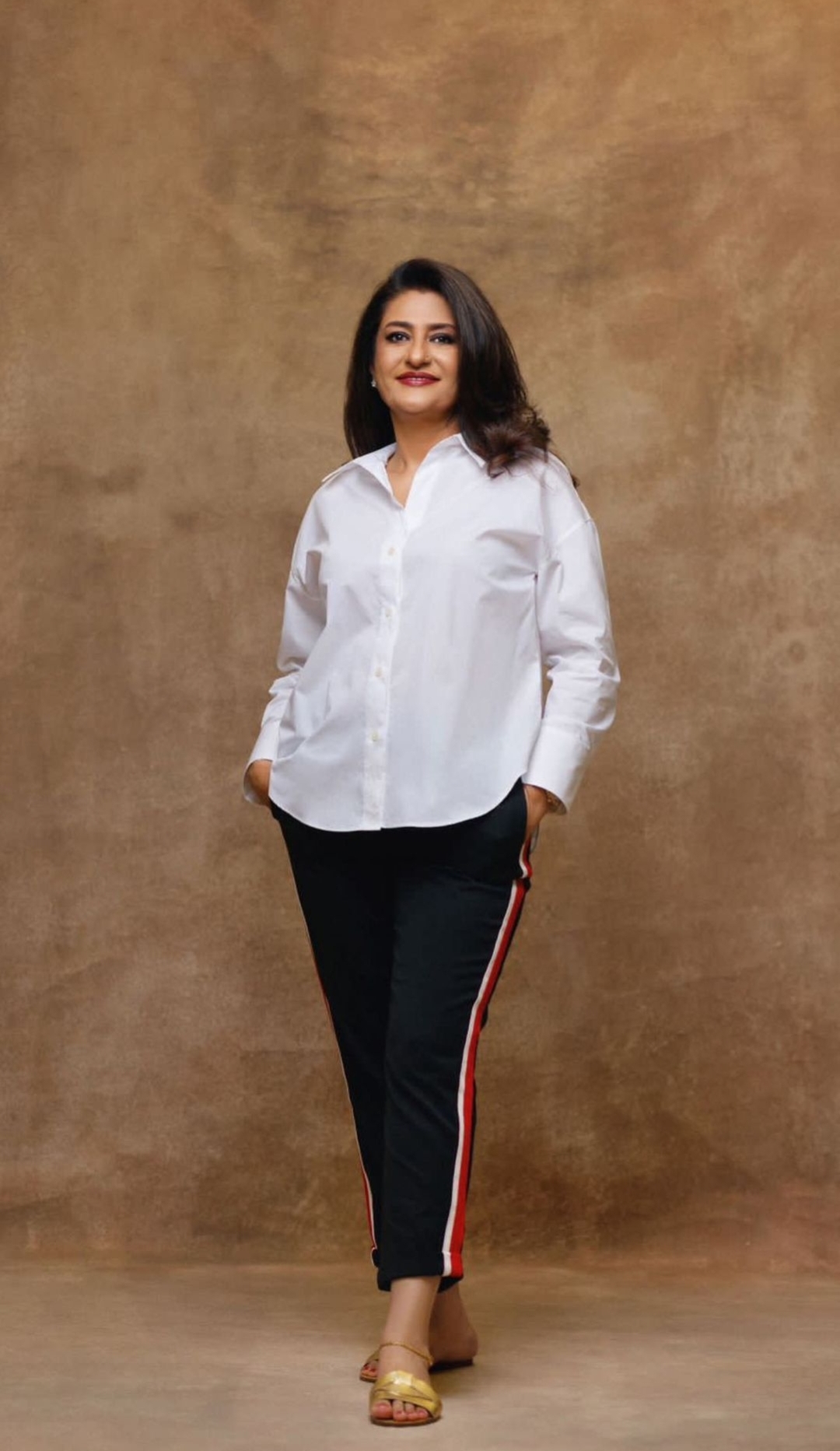 Fans Stunned To See Saba Hamid's Youthful Transformation | Reviewit.pk