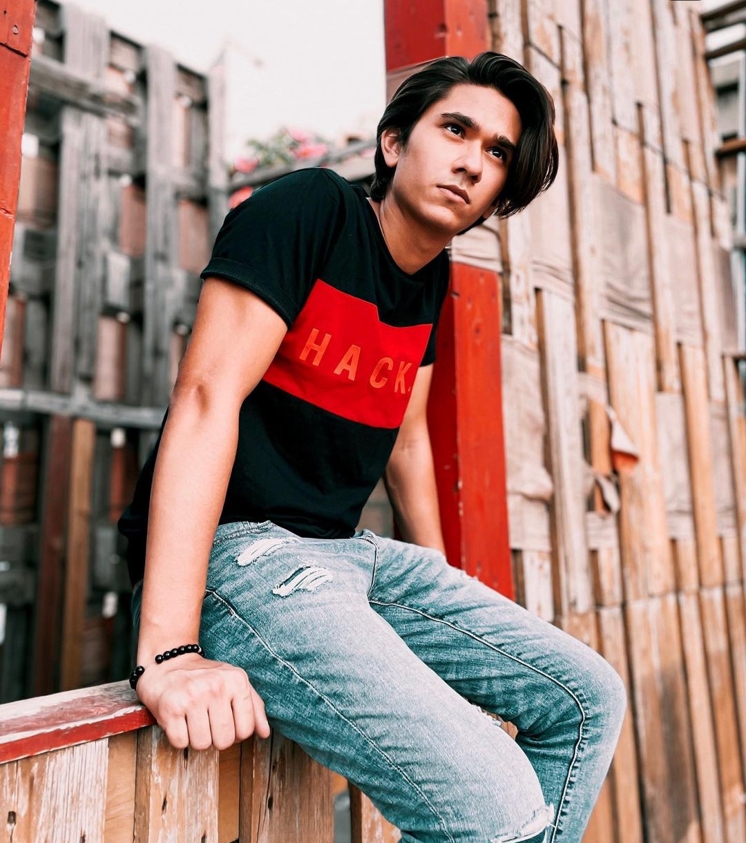 Samar Jafri's Old Commercial With On Screen Mother Goes Viral | Reviewit.pk