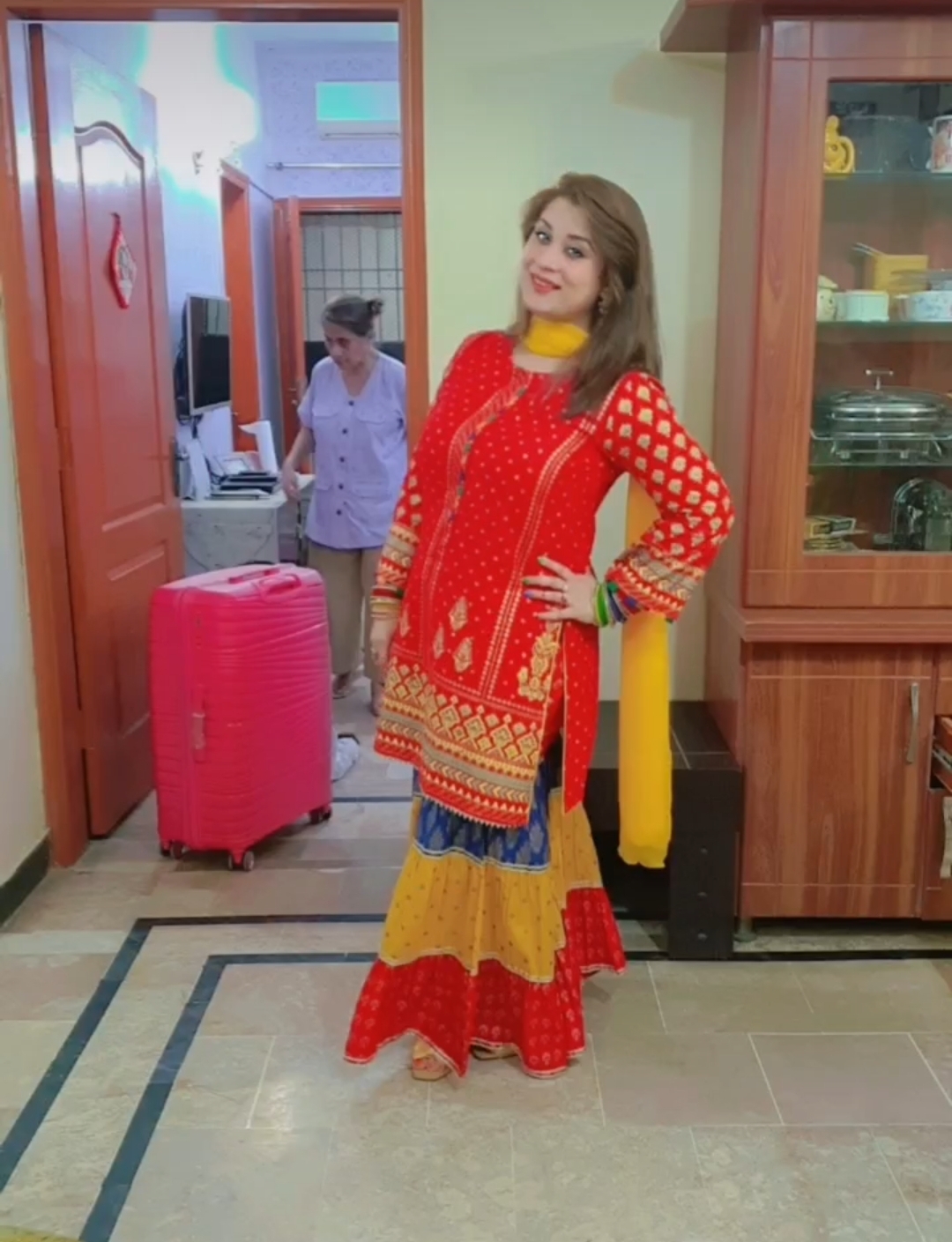 Where Is Pakistani Actress Sarah Omair Now | Reviewit.pk